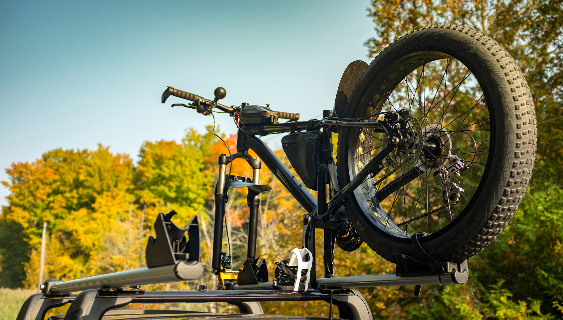 Cómo llevar la bici en el coche: la guía completa - Wikidriver