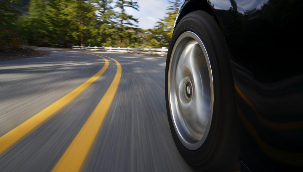 Cómo comprobar el estado de tus neumáticos - Wikidriver